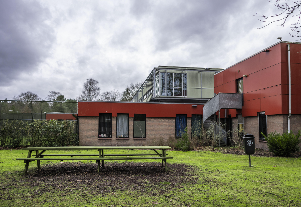 Wéér een incident met een ontsnapte tbs'er uit Den Dolder, politiehond ...