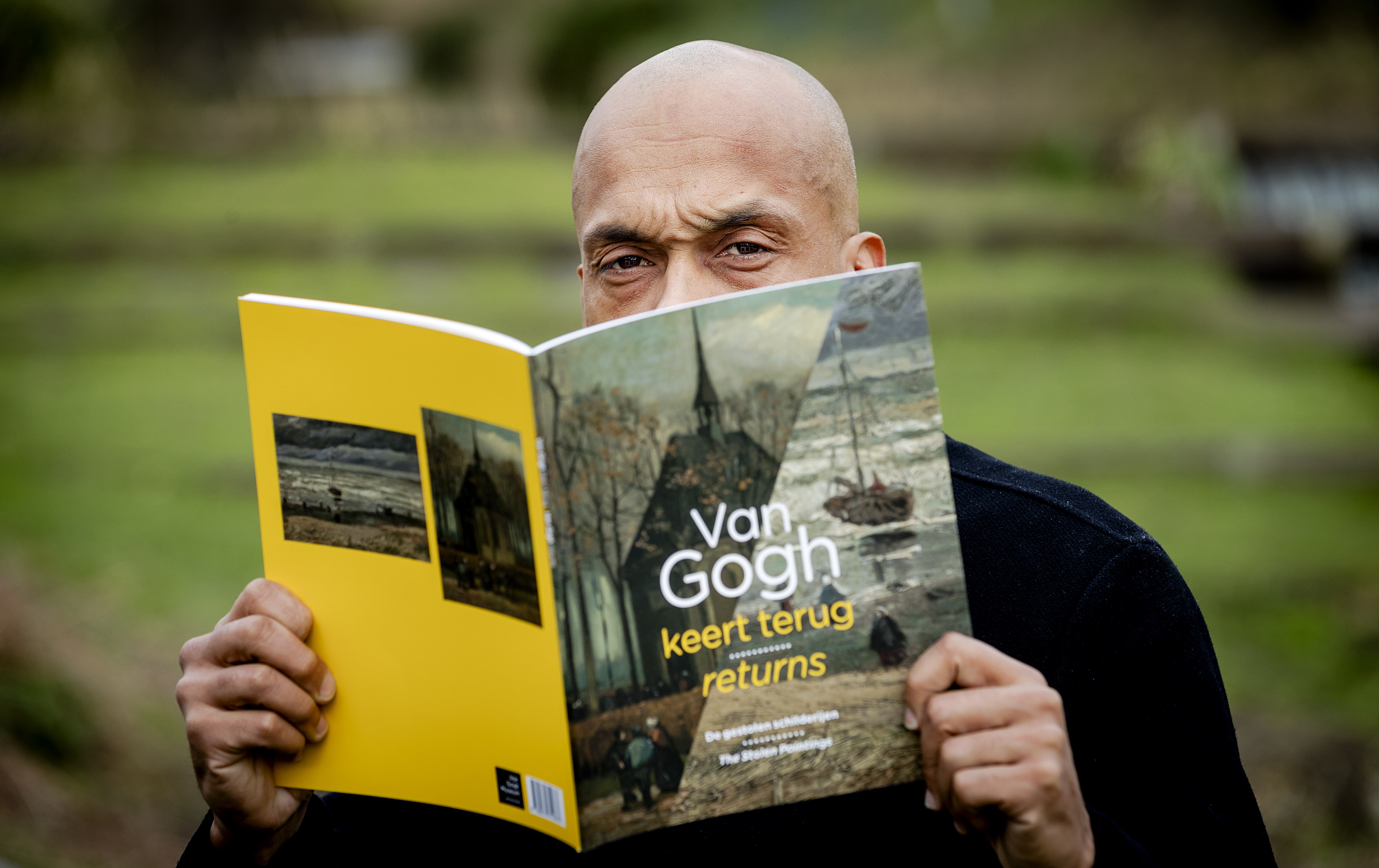 Van Gogh-dief 'Okkie' fraudeert met uitkering overleden vader: 240 uur ...